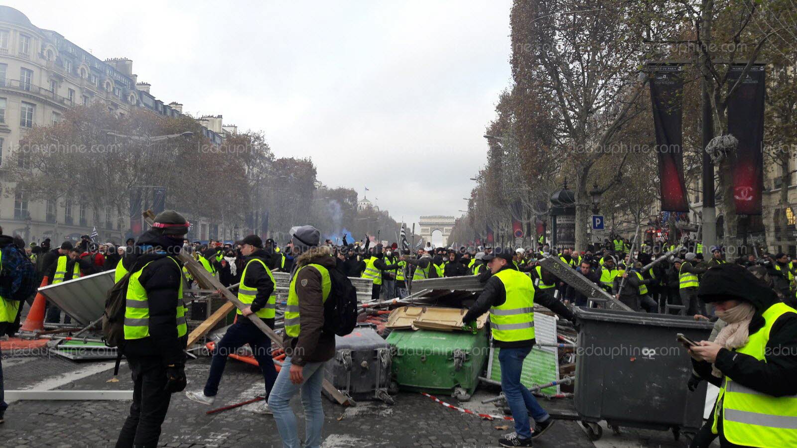 La révolution en marche ? - Tract distribué à la sortie du ... La révolution en marche ? - Tract distribué à la sortie du ...